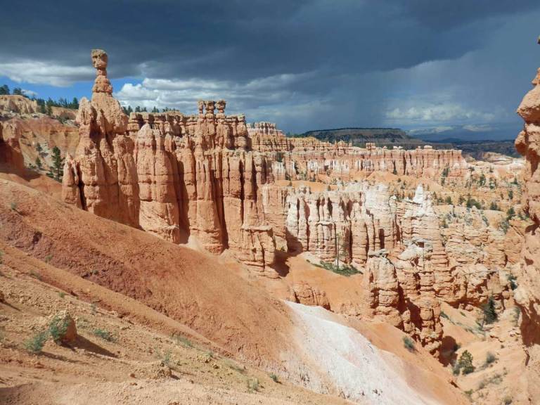 Visiting the Navajo Loop Trail in Bryce Canyon: Practical guide for ...